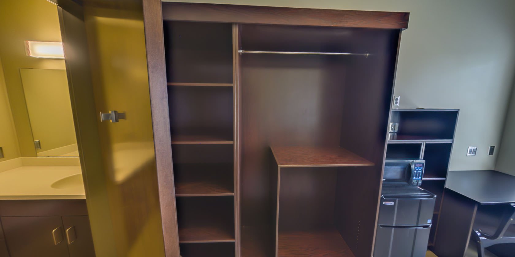 University of Alabama - England Single - Barnes Creative Studios