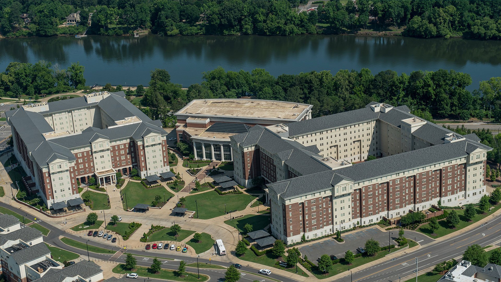 University of Alabama - Presidential II - 2-BR Suite - Barnes Creative Studios