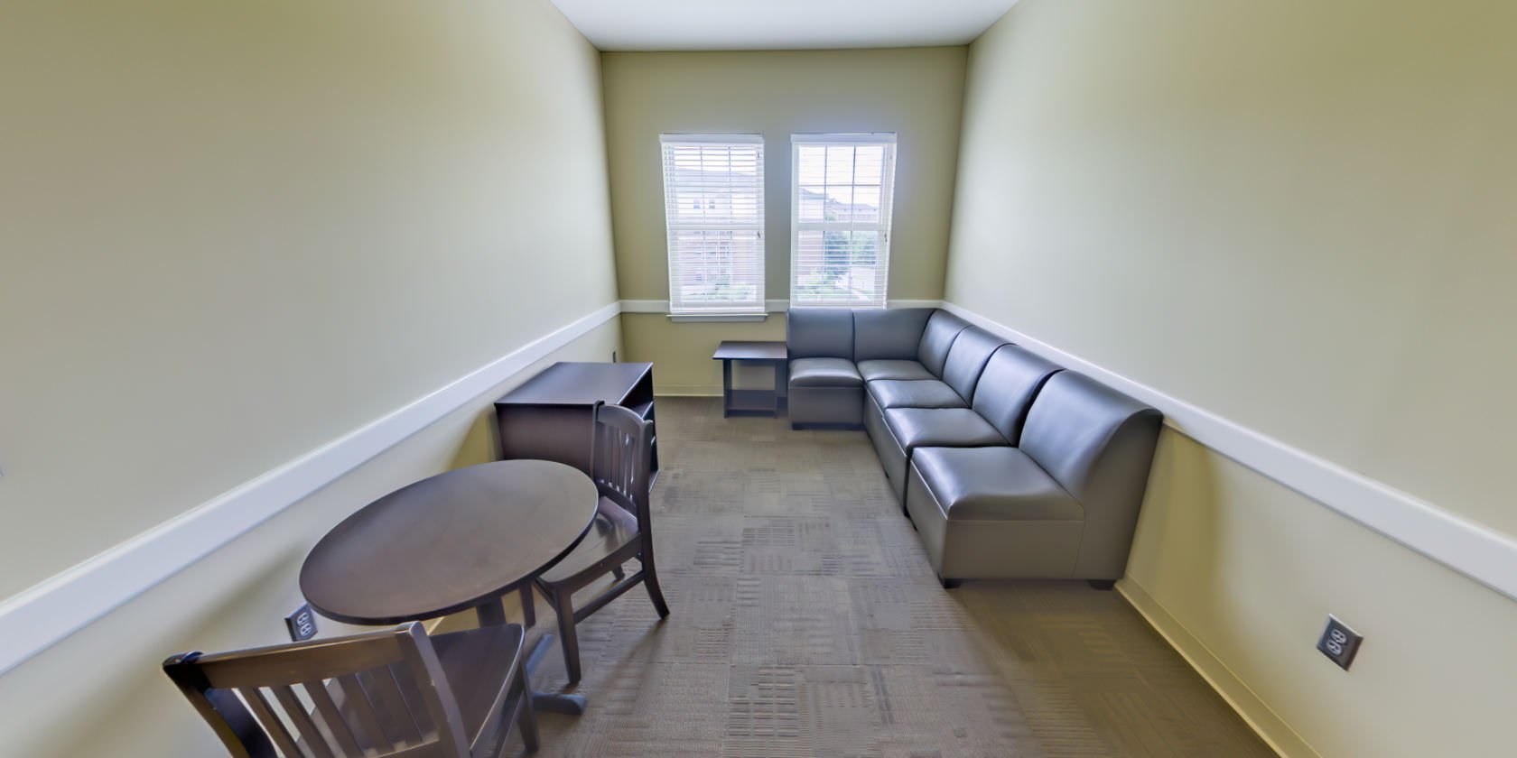 University of Alabama - Presidential II - 4-BR Suite - Barnes Creative Studios