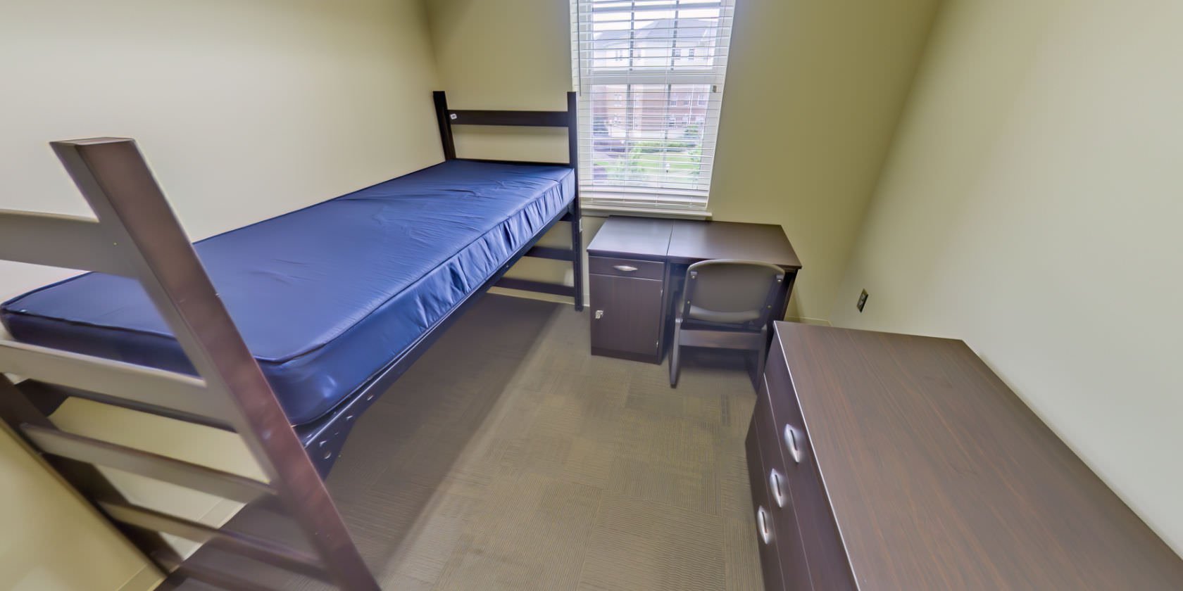 University of Alabama - Presidential II - 4-BR Suite - Barnes Creative Studios