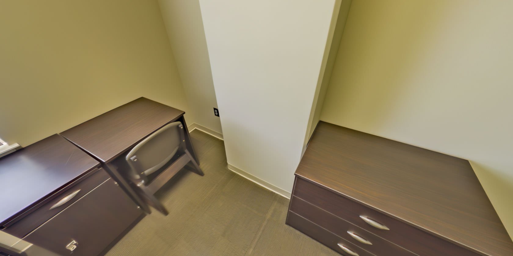 University of Alabama - Presidential II - 4-BR Suite - Barnes Creative Studios