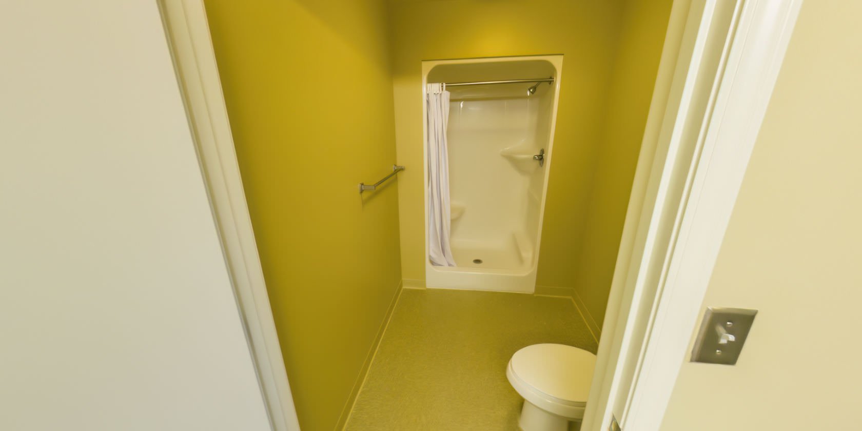 University of Alabama - Presidential II - 4-BR Suite - Barnes Creative Studios