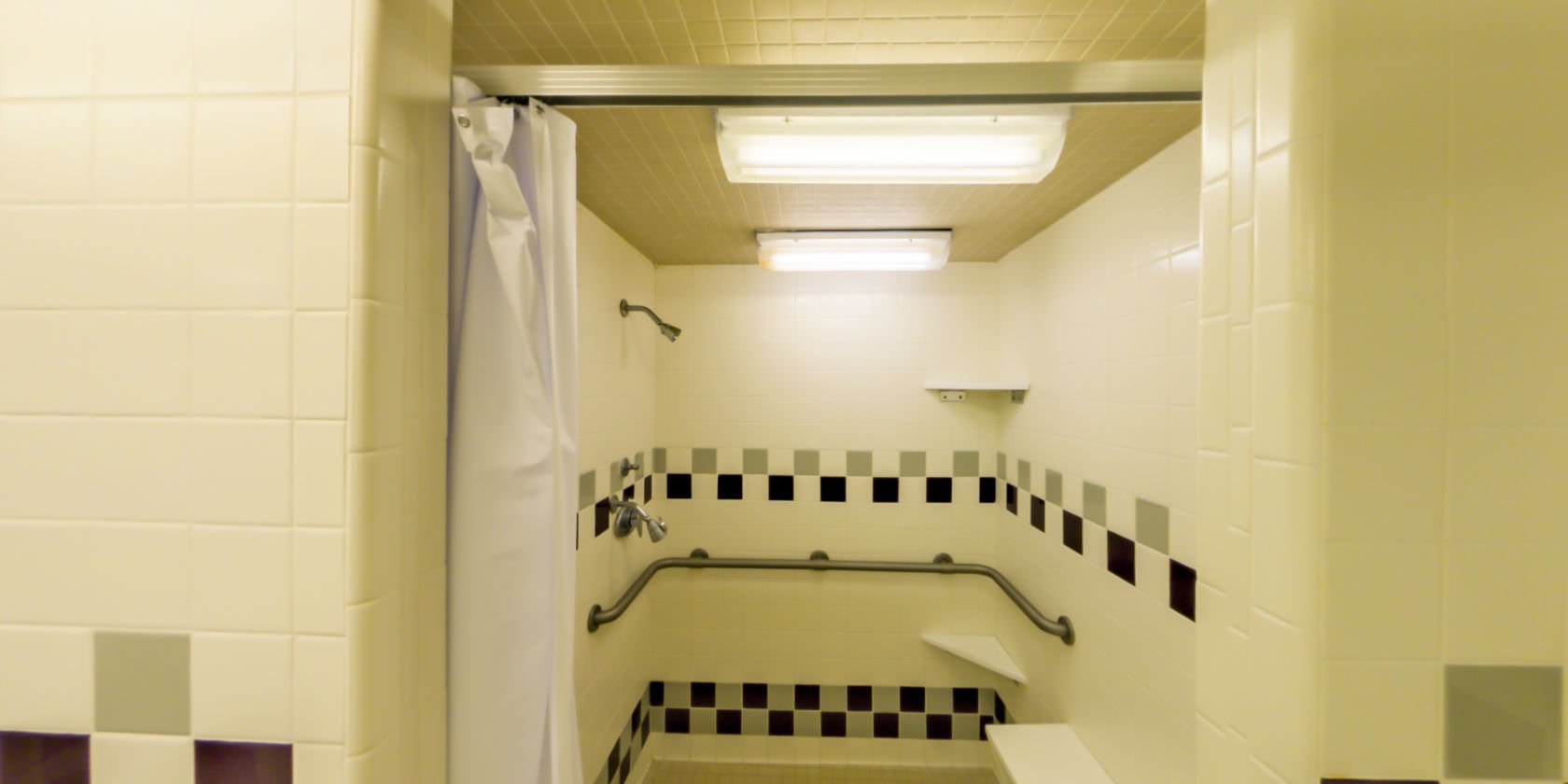 University of Alabama - Parham 2-Person Suite-B - Barnes Creative Studios