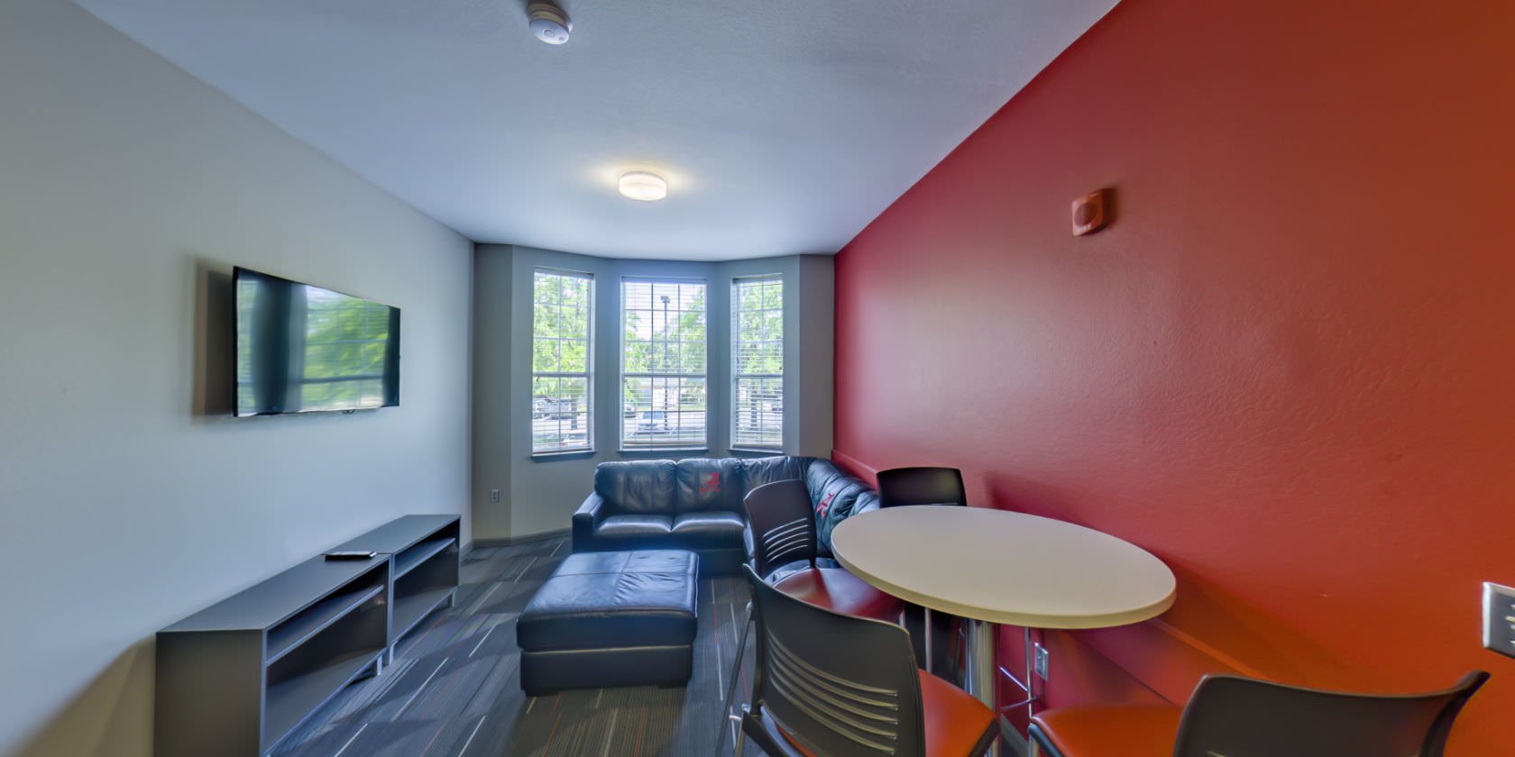 University of Alabama - Bryant 4 BR Suite - Barnes Creative Studios