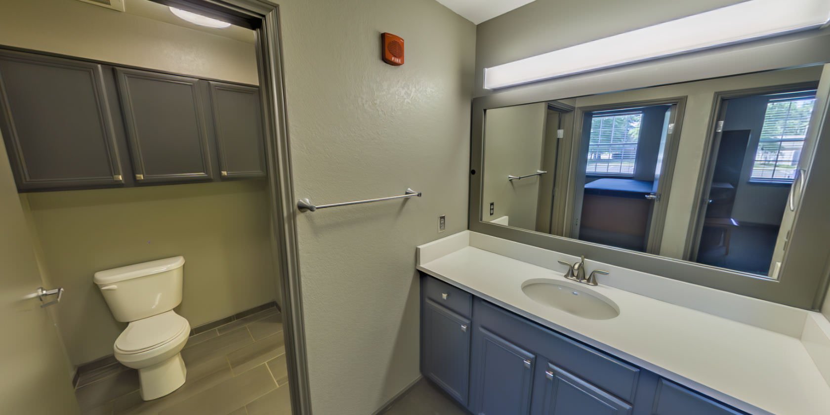 University of Alabama - Bryant 4 BR Suite - Barnes Creative Studios