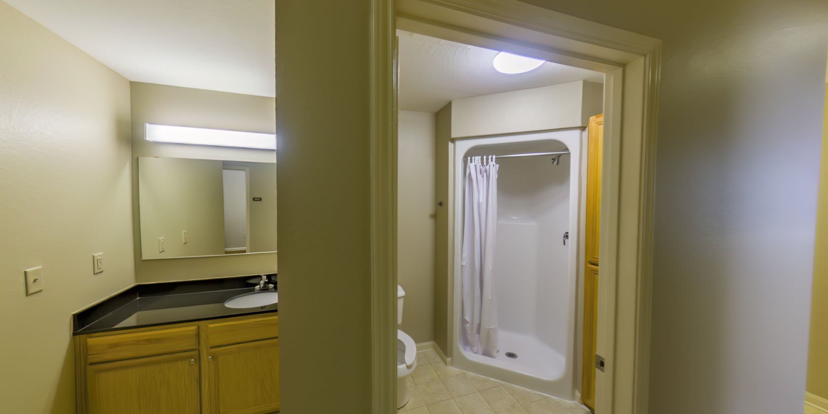 University of Alabama - Lakeside 4 BR Suite - Barnes Creative Studios