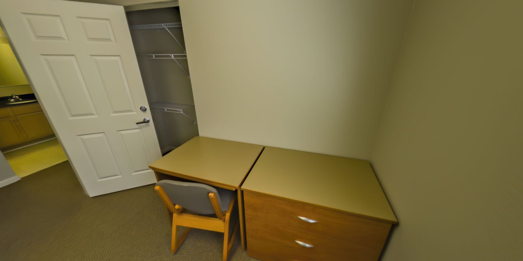 University of Alabama - Lakeside 4 BR Suite - Barnes Creative Studios