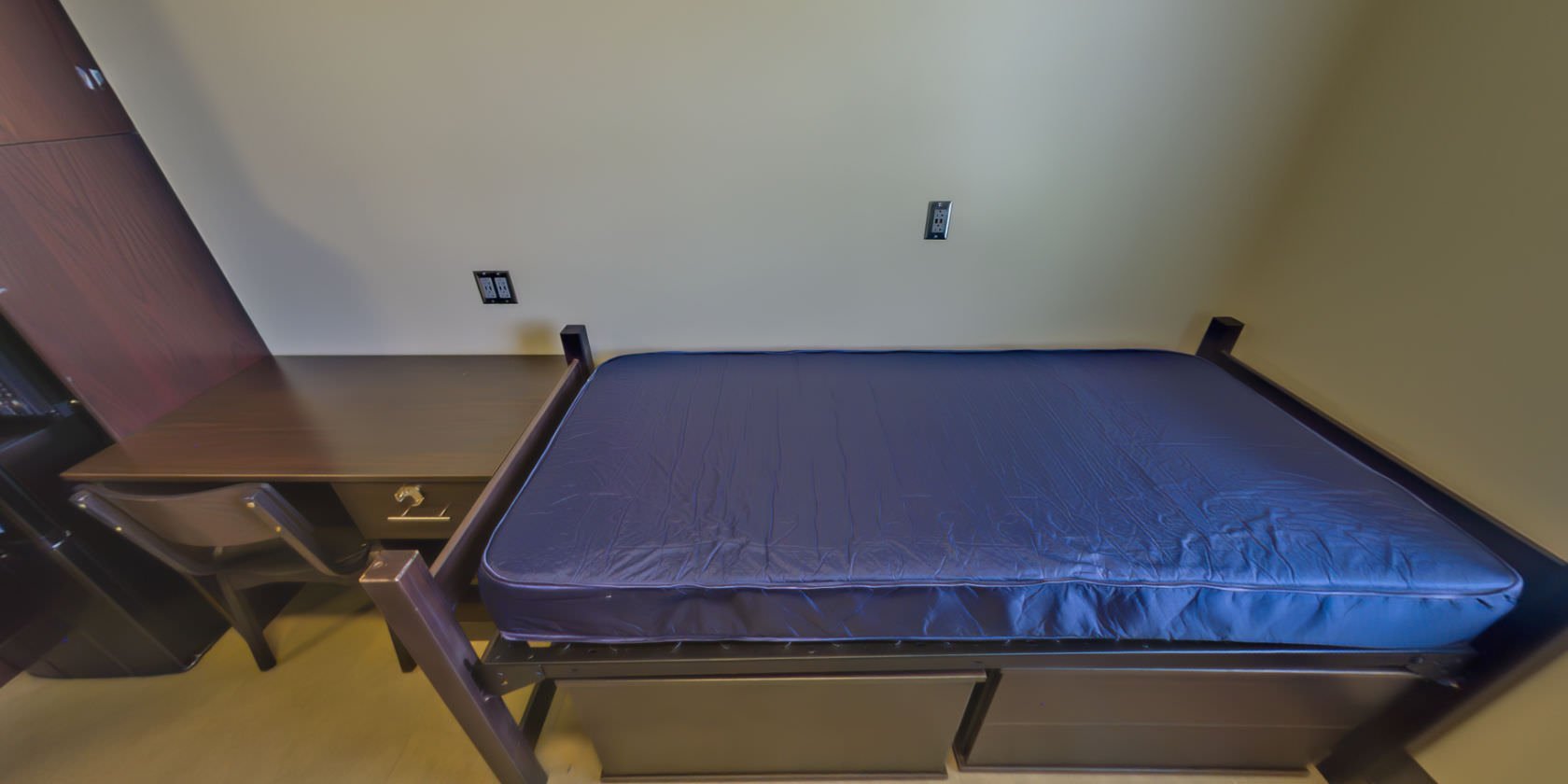 University of Alabama - England Double - Barnes Creative Studios