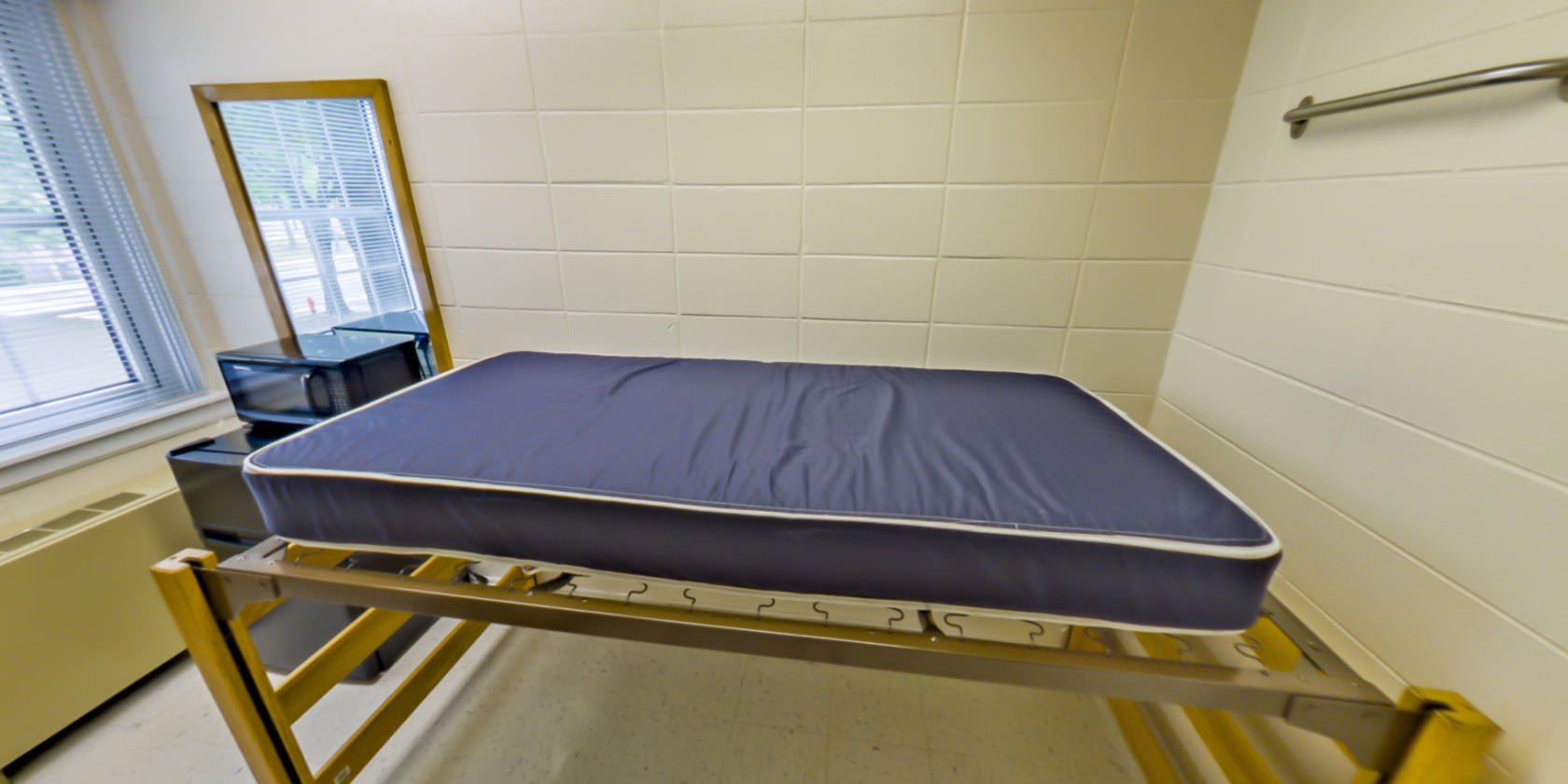 University of Alabama - Parham 3 Person Suite - Barnes Creative Studios