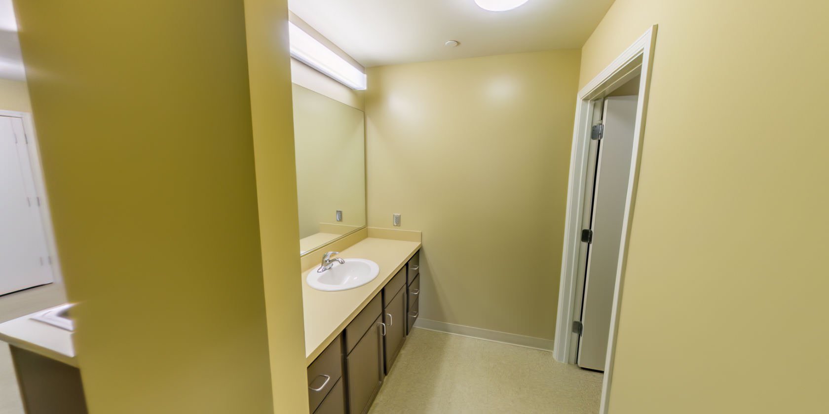 University of Alabama - Presidential I - 4-BR Suite - Barnes Creative Studios