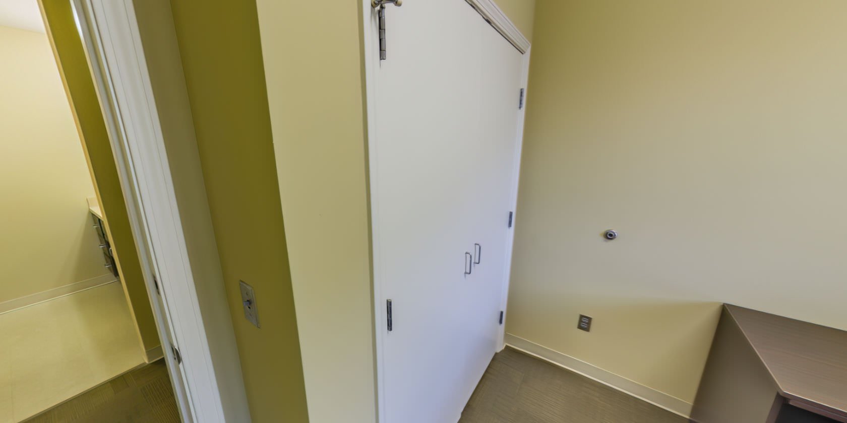 University of Alabama - Presidential I - 4-BR Suite - Barnes Creative Studios