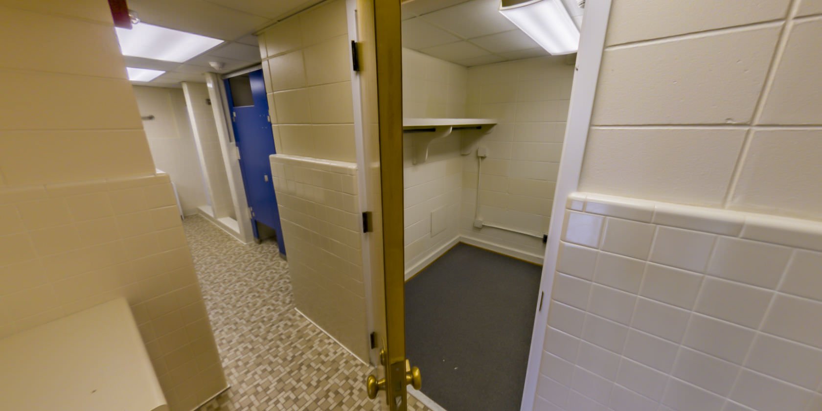 University of Alabama - Burke 4-Person Suite-B - Barnes Creative Studios