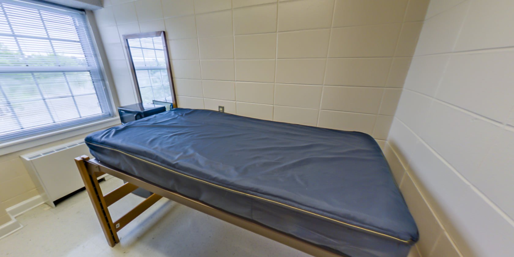 University of Alabama - Burke 4-Person Suite-B - Barnes Creative Studios