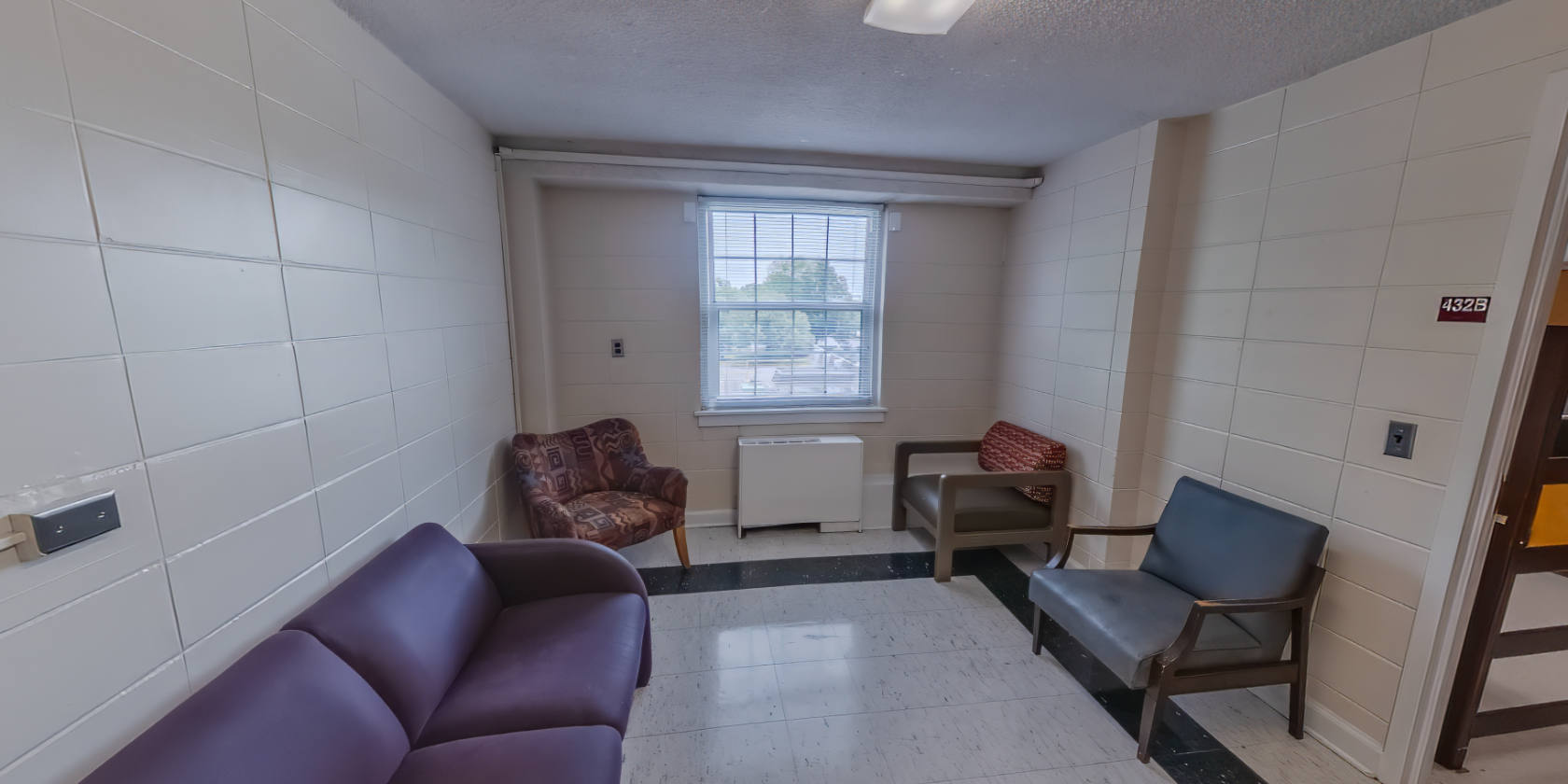 University of Alabama - Burke 4-Person Suite-B - Barnes Creative Studios