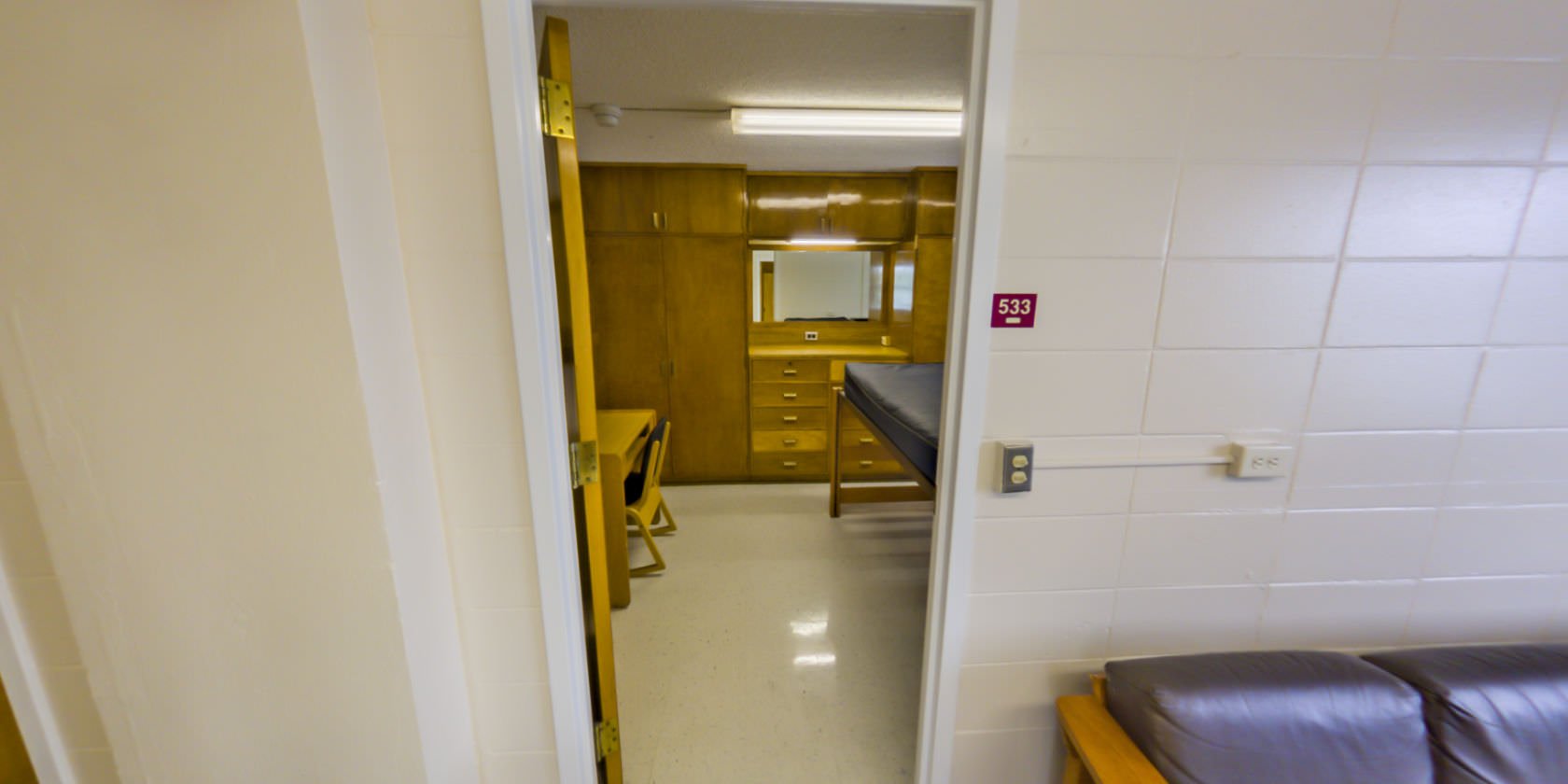 University of Alabama - Burke 4-Person Suite-B - Barnes Creative Studios