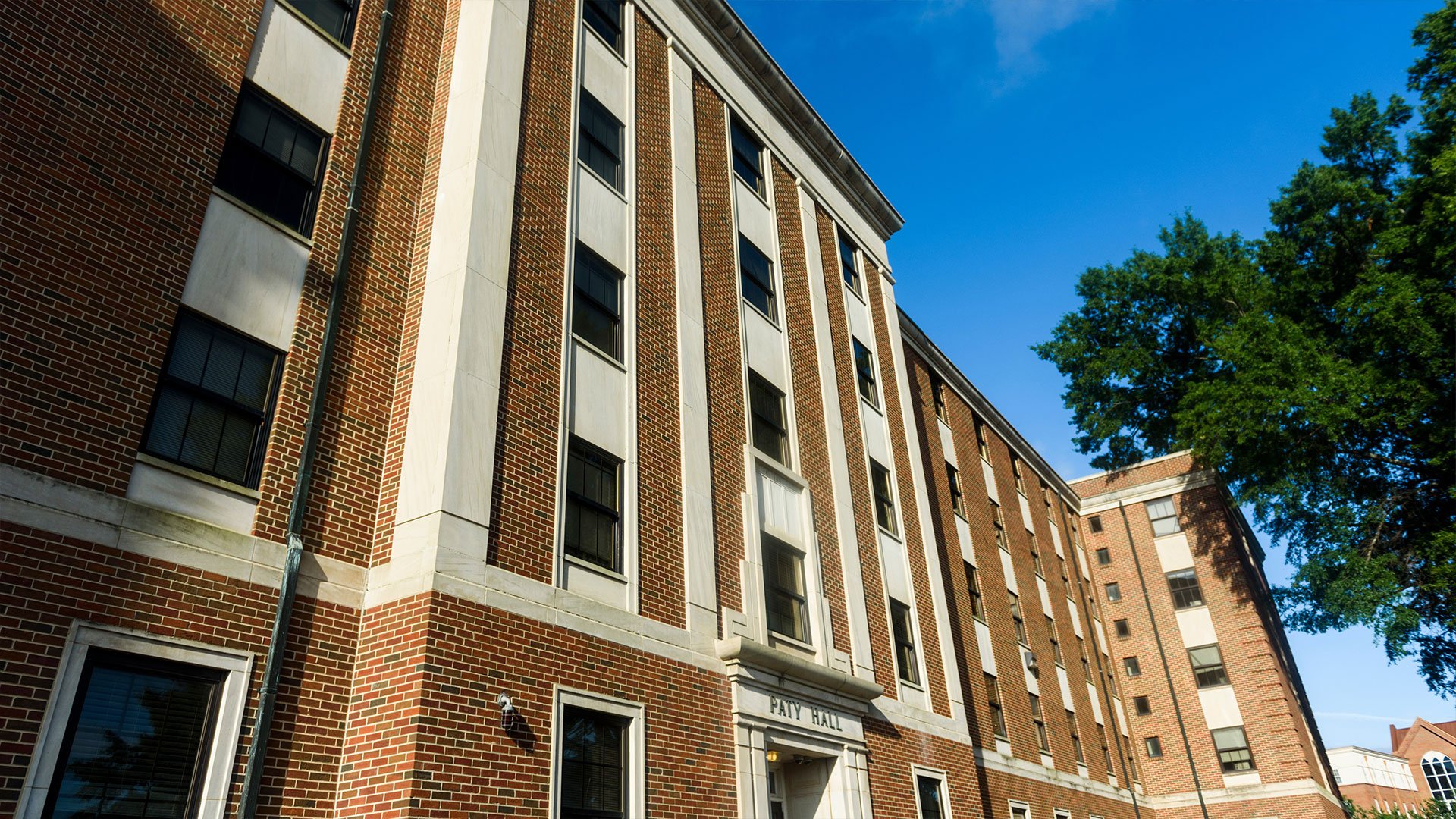 University of Alabama - Paty Bathroom - Barnes Creative Studios