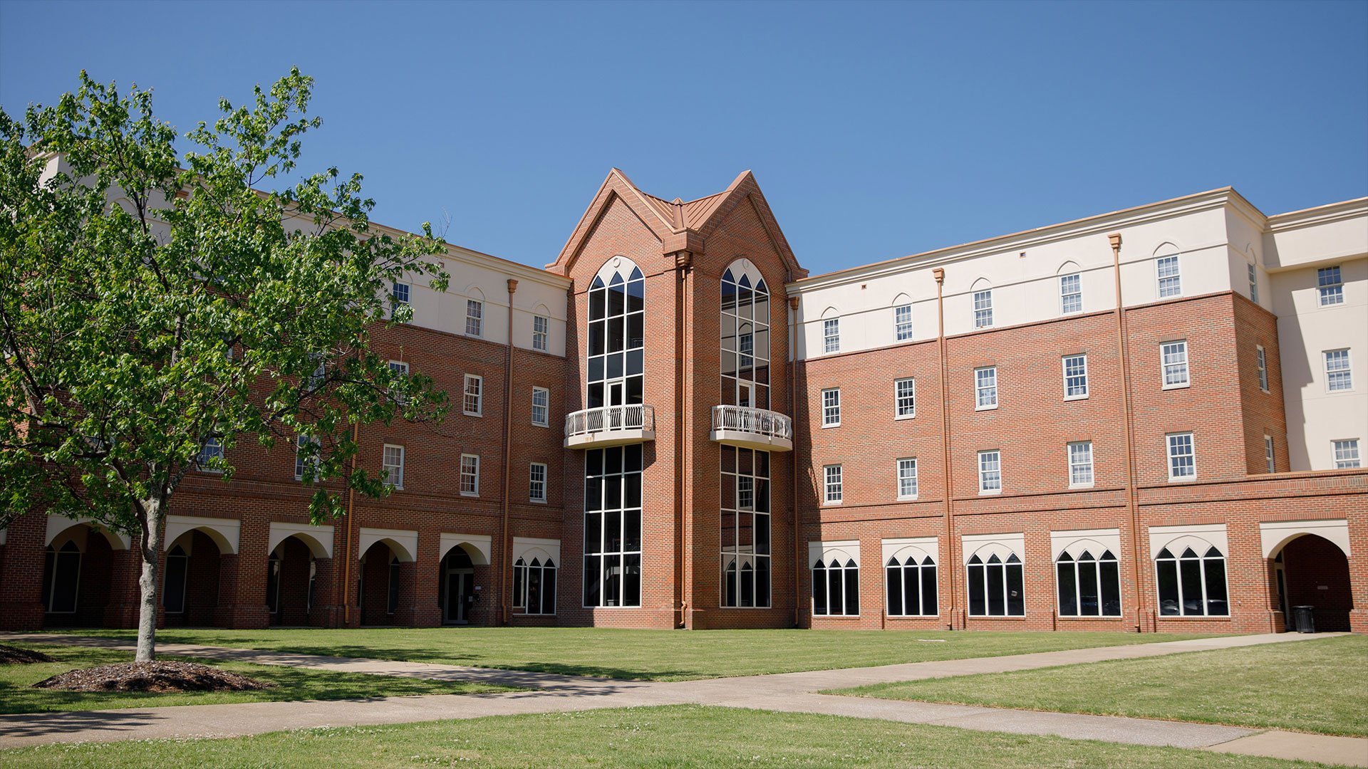 University of Alabama - Blount Double Shared Bath - Barnes Creative Studios