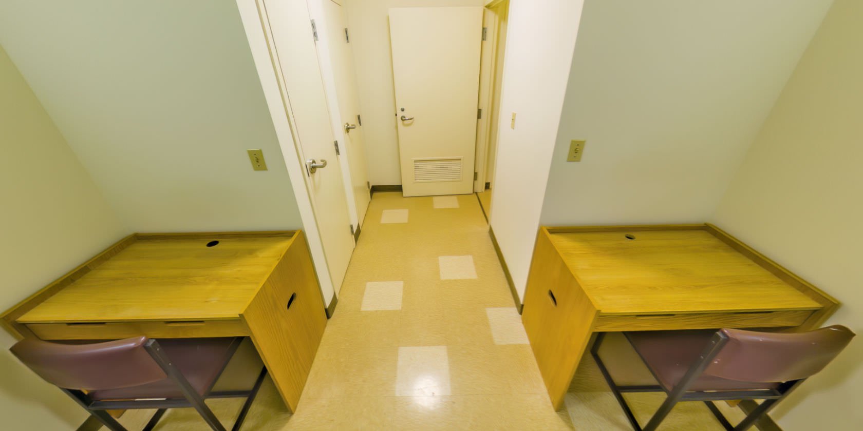 University of Alabama - Blount Double Shared Bath - Barnes Creative Studios