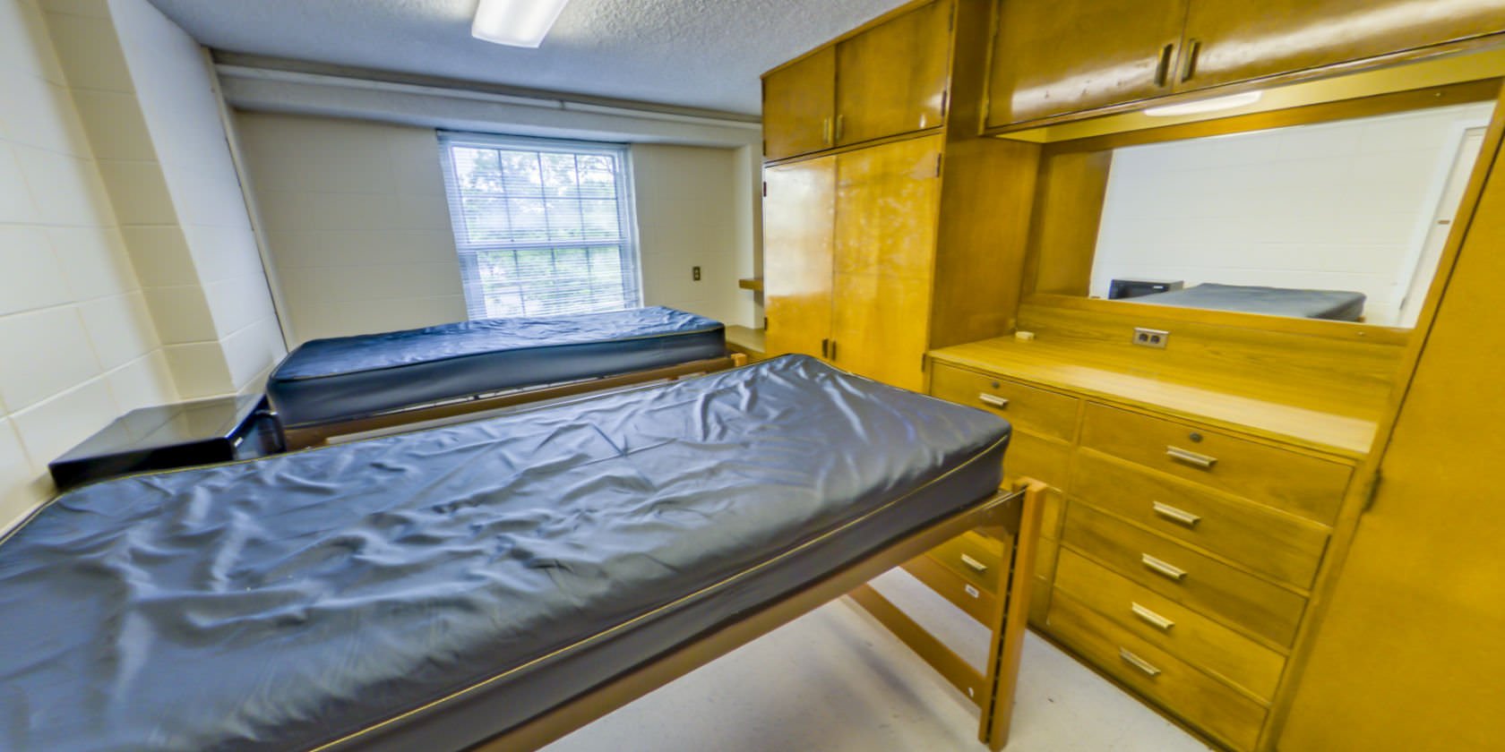 University of Alabama - Burke 3 Person Suite - Barnes Creative Studios