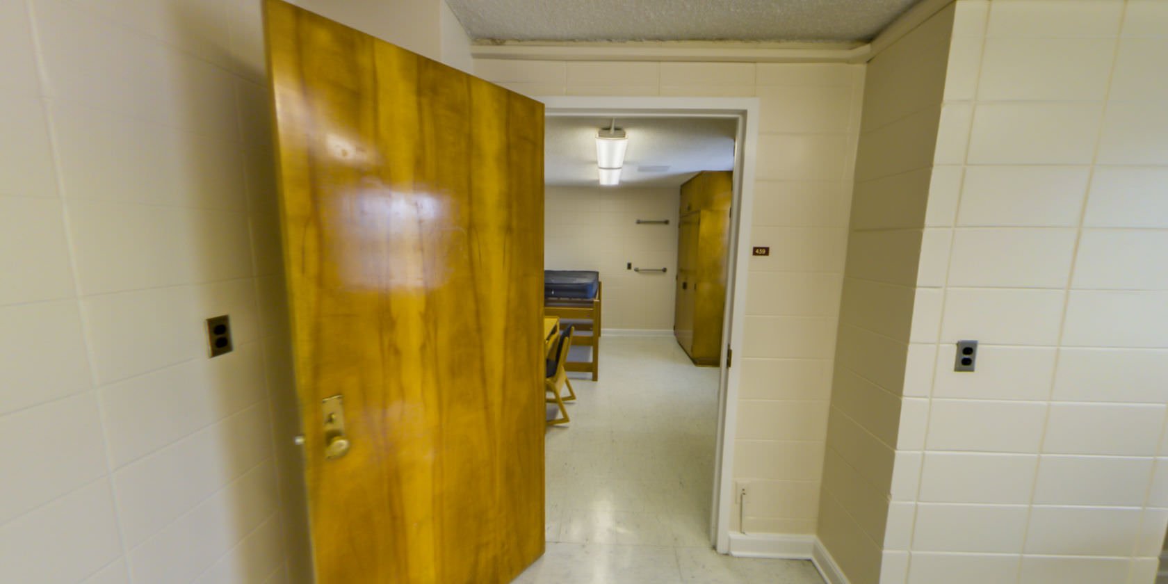 University of Alabama - Burke 3 Person Suite - Barnes Creative Studios