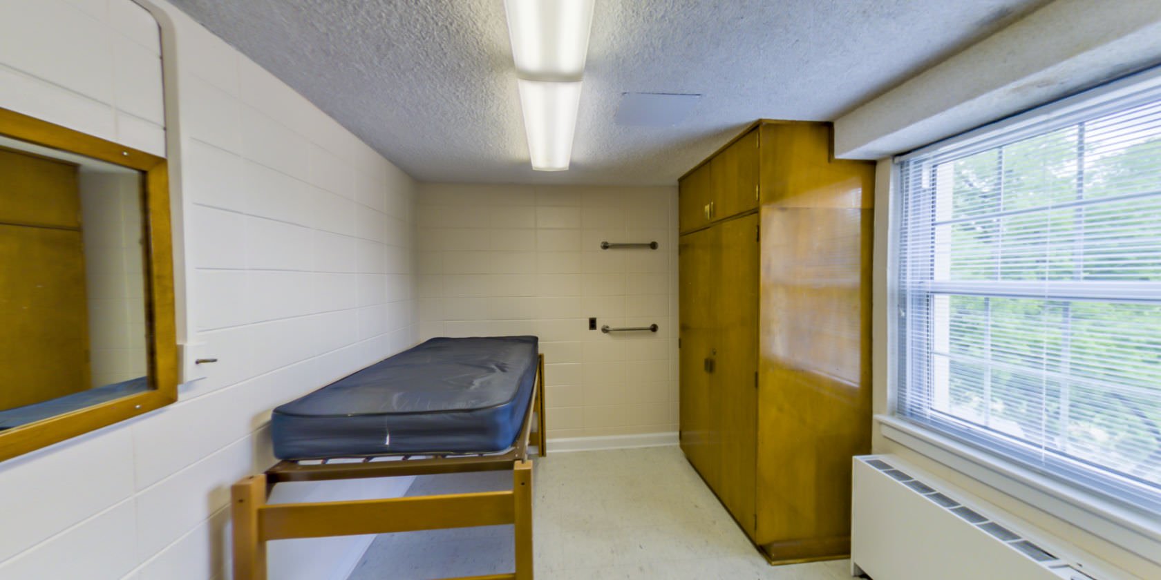 University of Alabama - Burke 3 Person Suite - Barnes Creative Studios