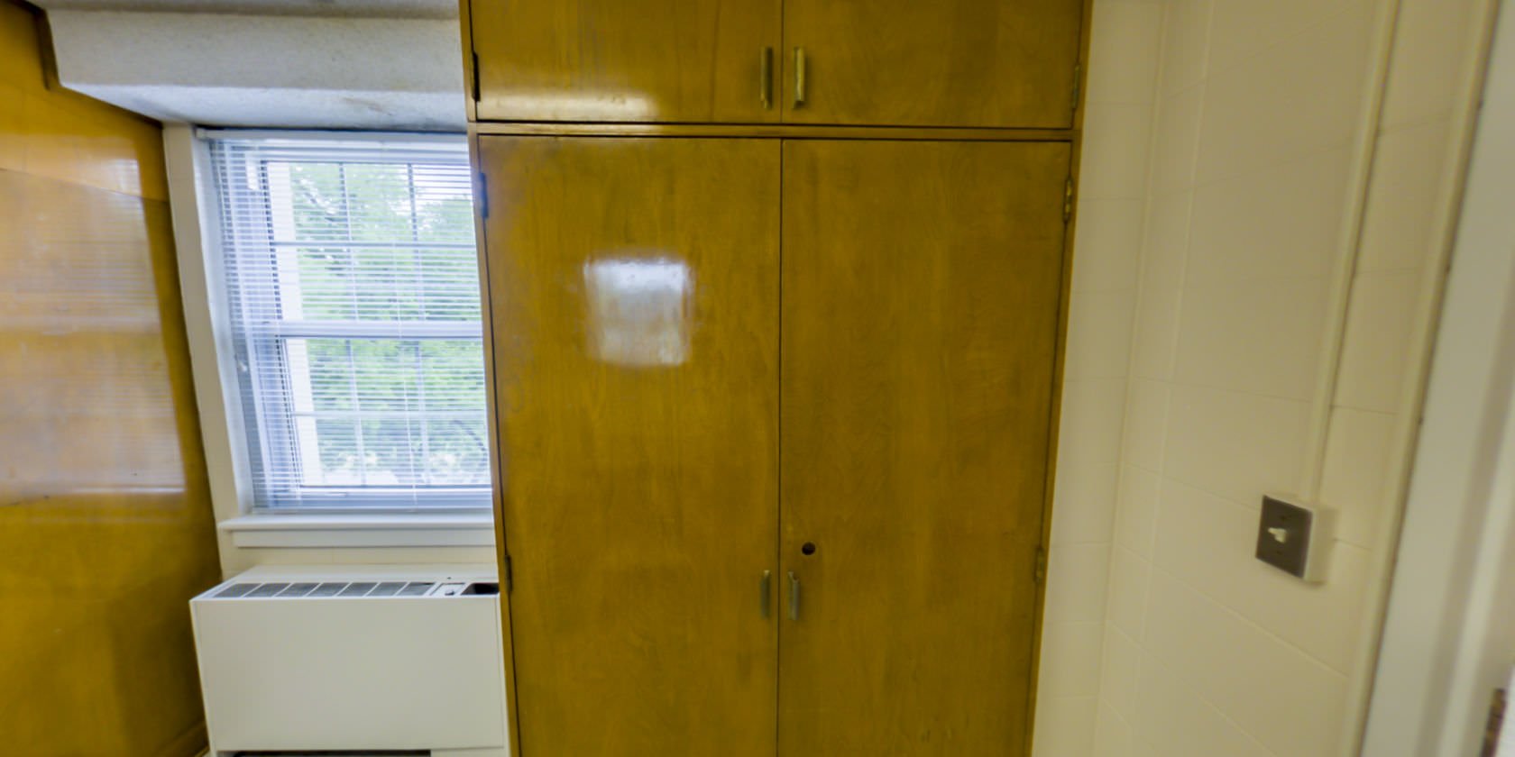 University of Alabama - Burke 3 Person Suite - Barnes Creative Studios