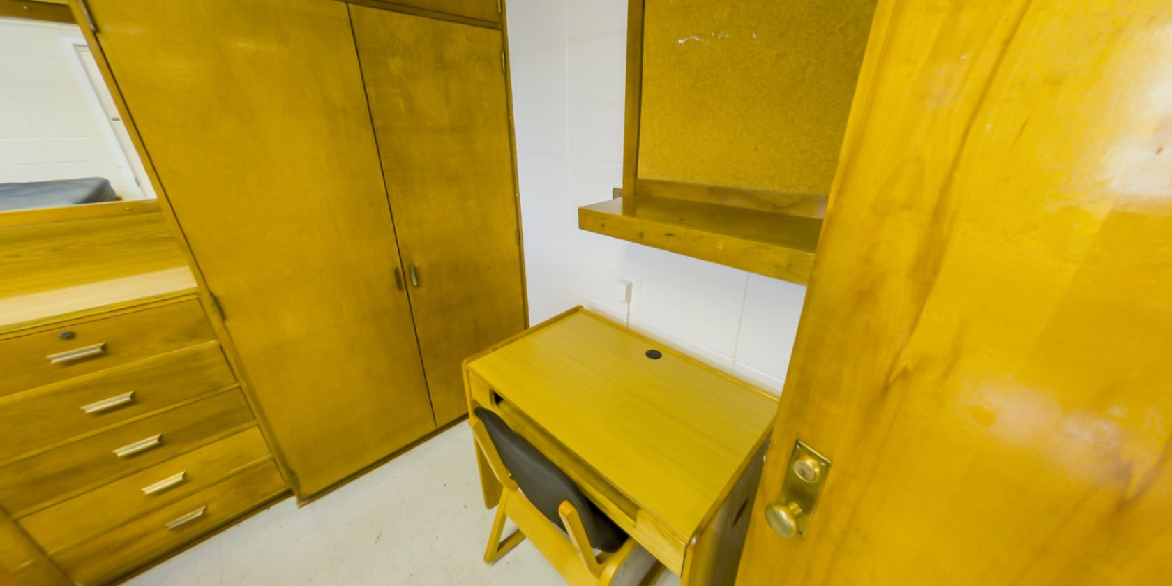 University of Alabama - Burke 3 Person Suite - Barnes Creative Studios