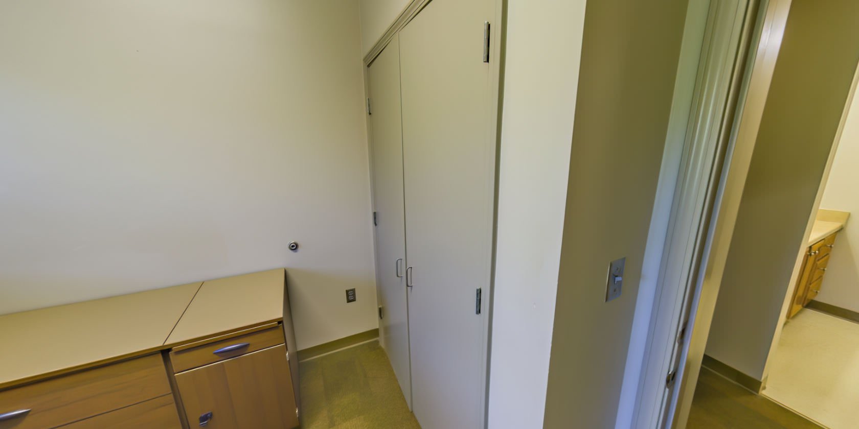 University of Alabama - Ridgecrest South 4 BR Suite - Barnes Creative Studios