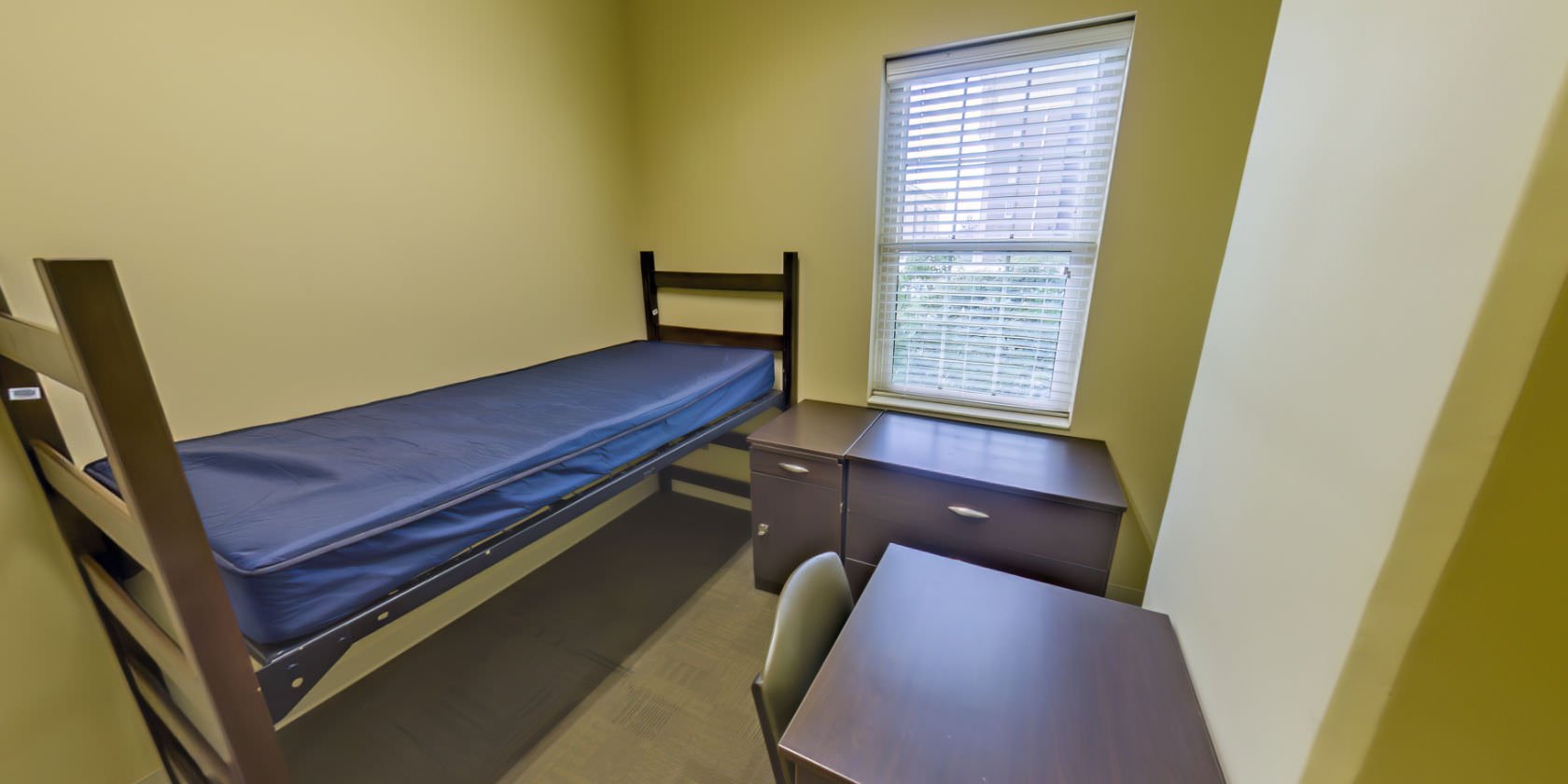 University of Alabama - Presidential I - 2-BR Suite - Barnes Creative Studios